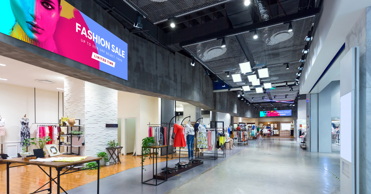 Top 4 Uses of Digital Signage in Shopping Centers - PeerSpectives